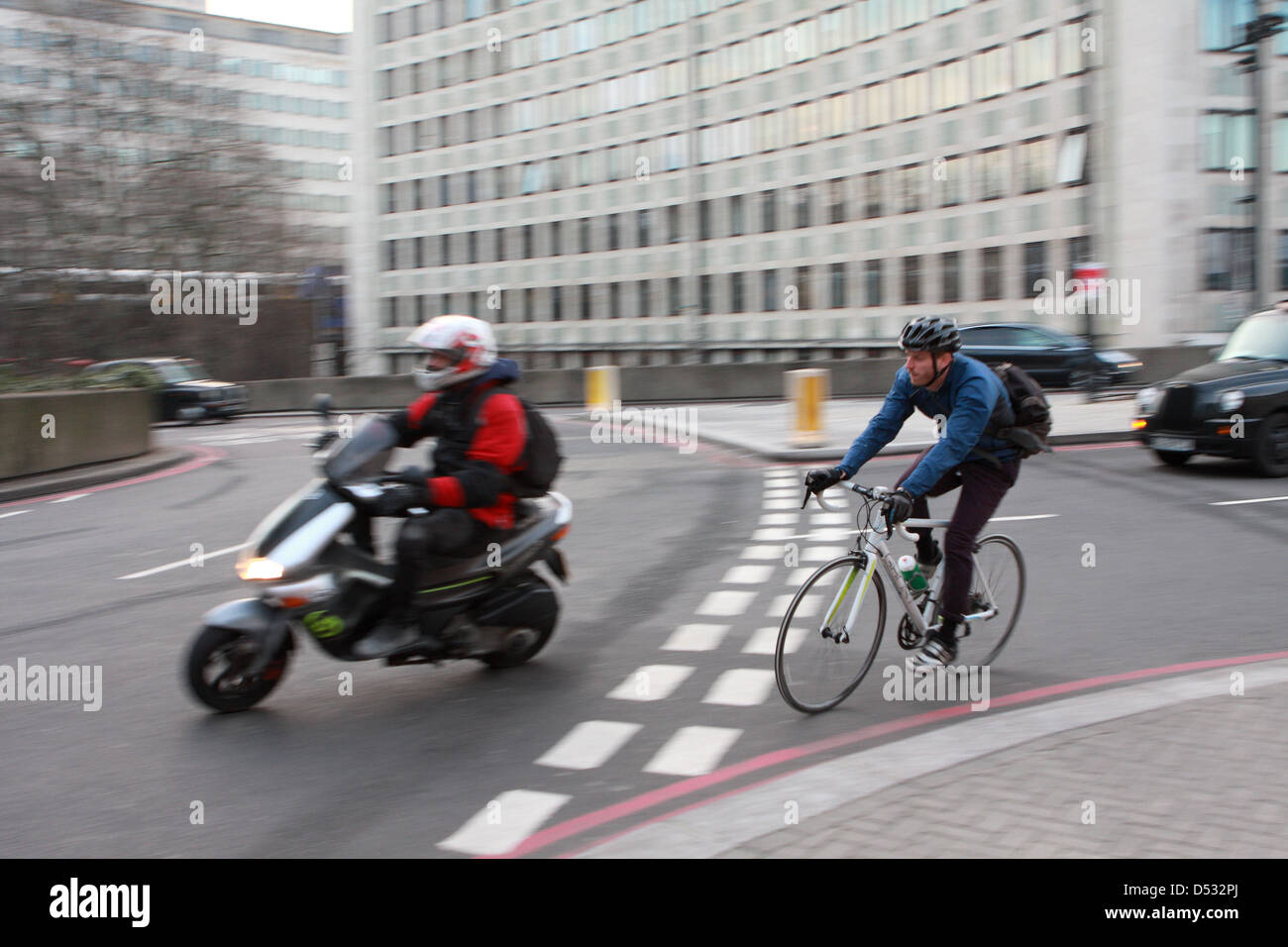 Scooter london commuter hi-res stock photography and images - Alamy