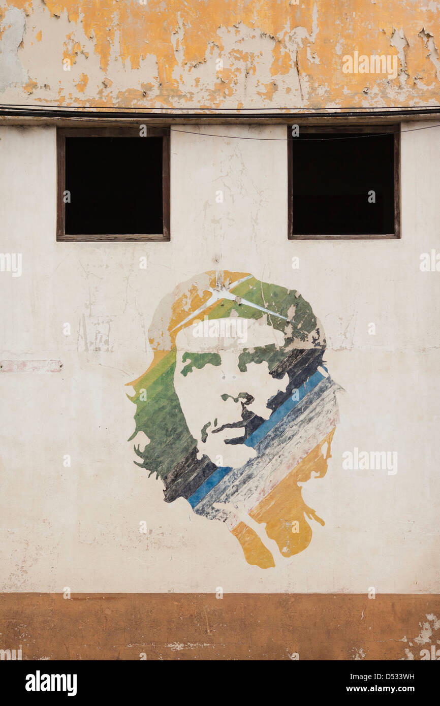 Cuba, Havana, Havana Vieja, wall painting of Che Guevara Stock Photo ...