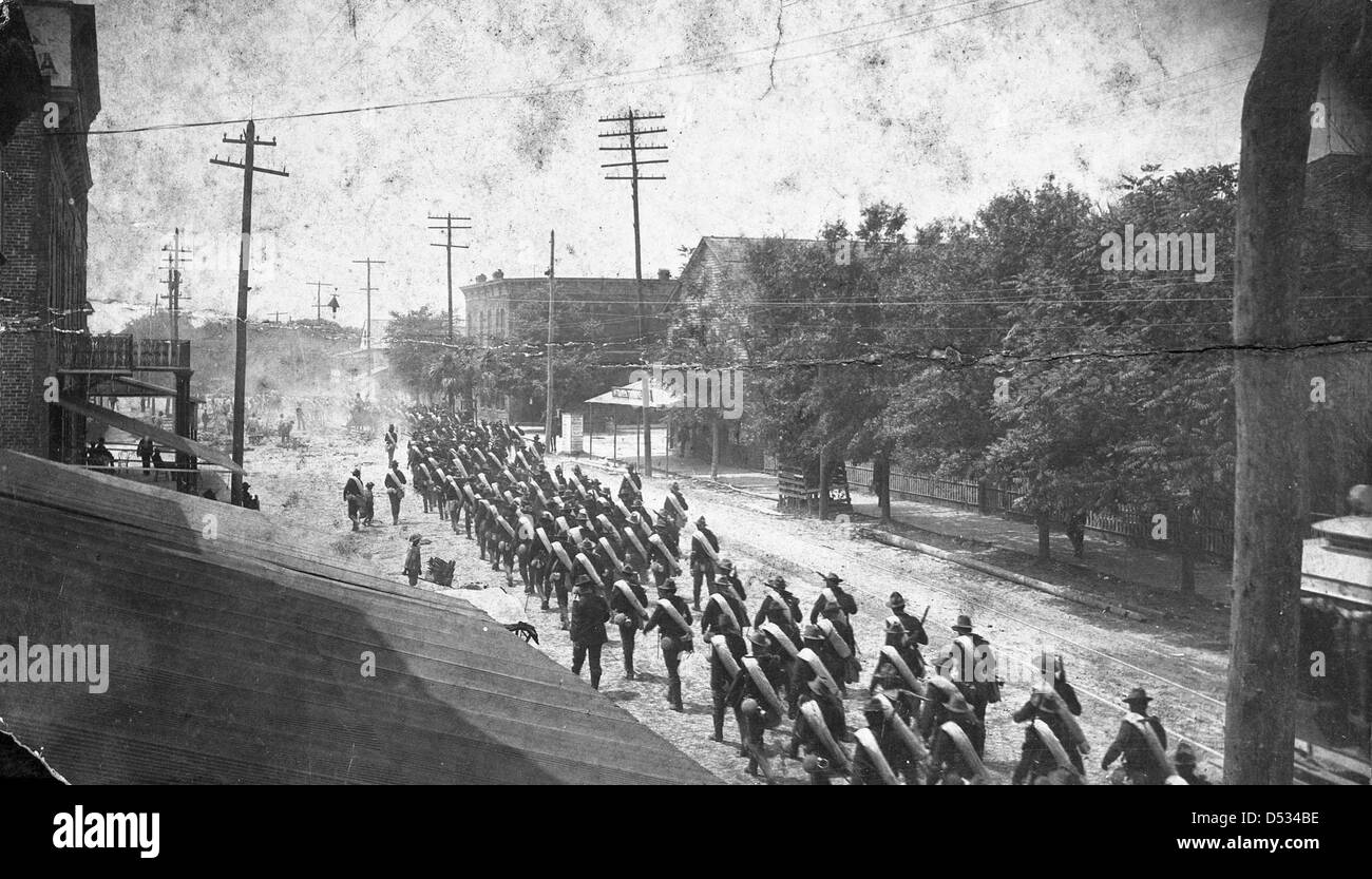 Cuban uniforms hi-res stock photography and images - Alamy
