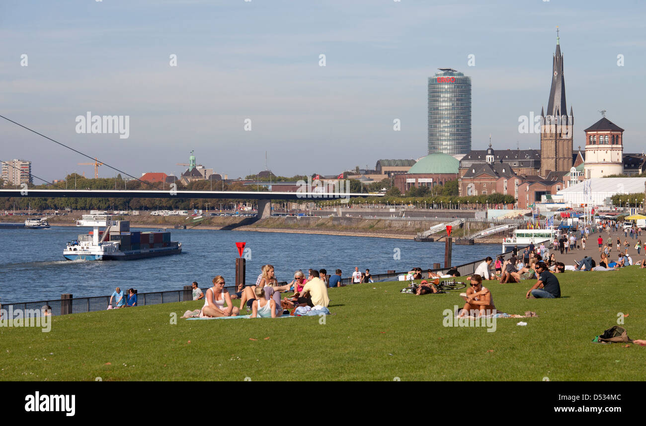 Duesseldorf, Germany, Rhine promenade Stock Photo - Alamy