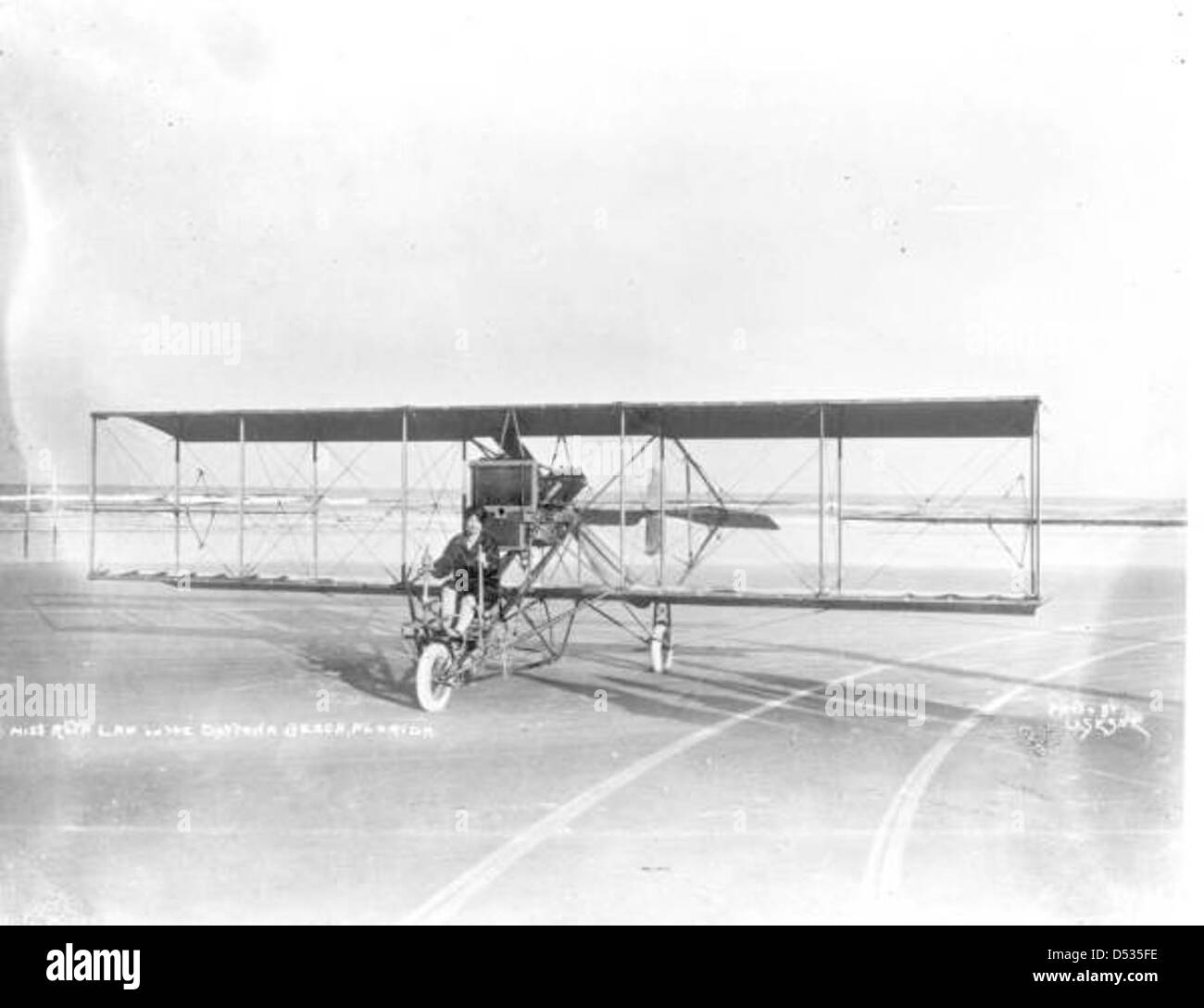 A landmark moment in aviation history as Ruth Law successfully lands ...