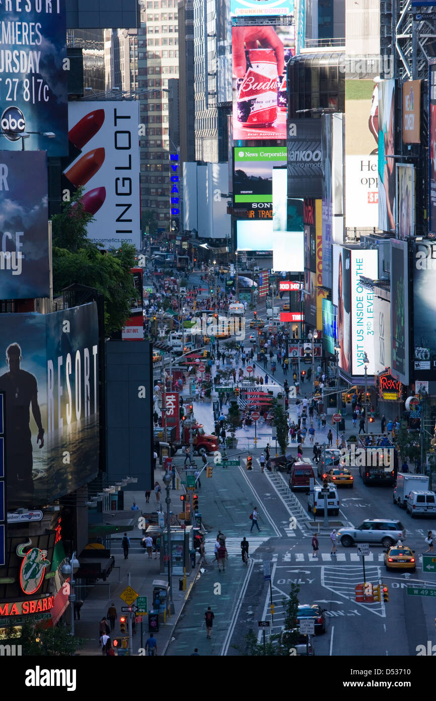 Time Square during rush hour in New York, USA Stock Photo - Alamy