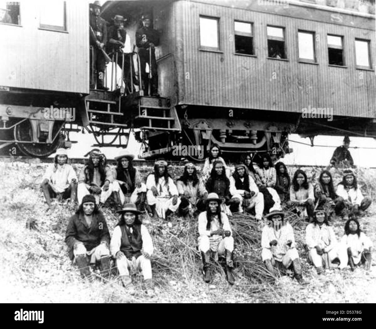 Geronimo, a famous Apache leader, and fellow Native American prisoners ...