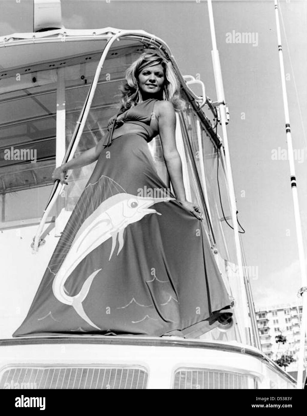 Fashion 1950s beach woman Black and White Stock Photos & Images - Alamy