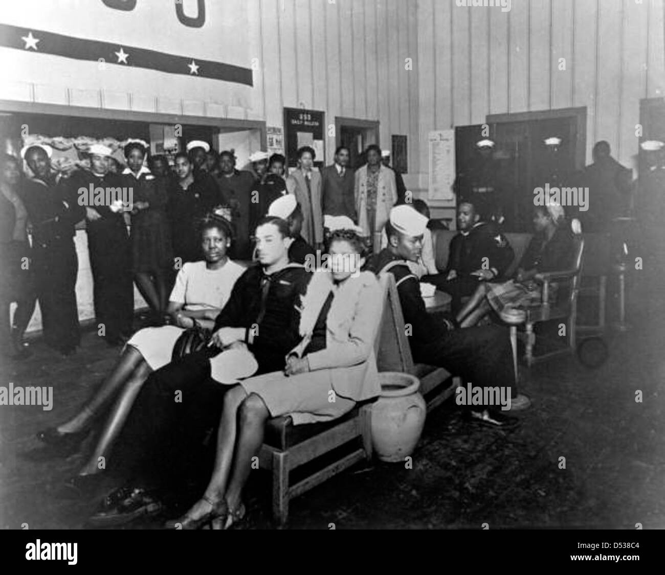 World war ii uso hi-res stock photography and images - Alamy