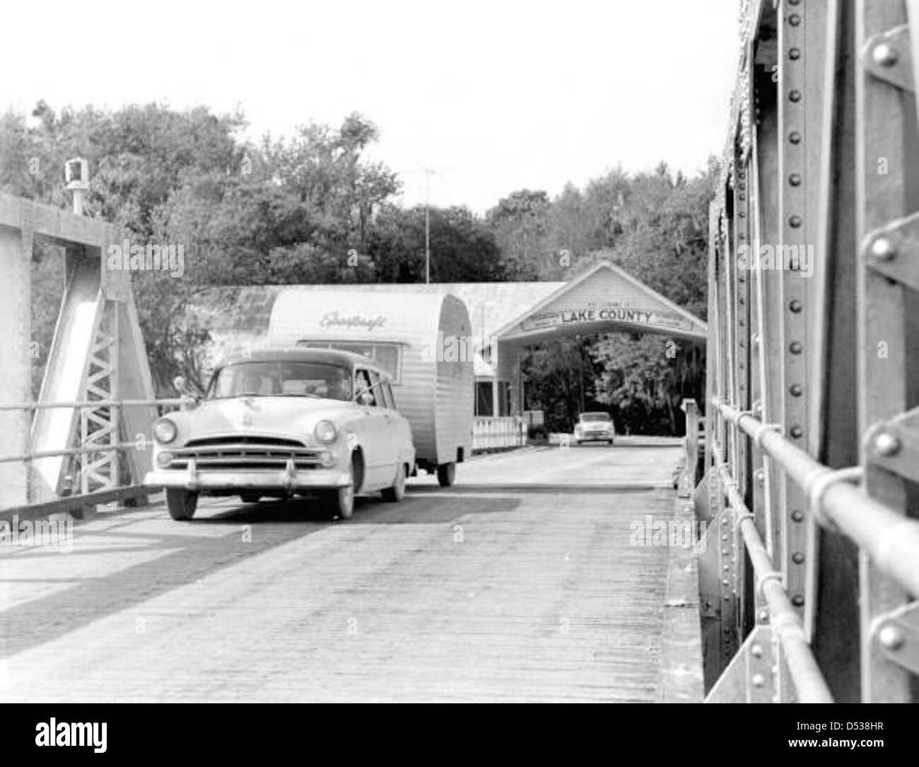 Landscape cross roads in Black and White Stock Photos & Images - Alamy