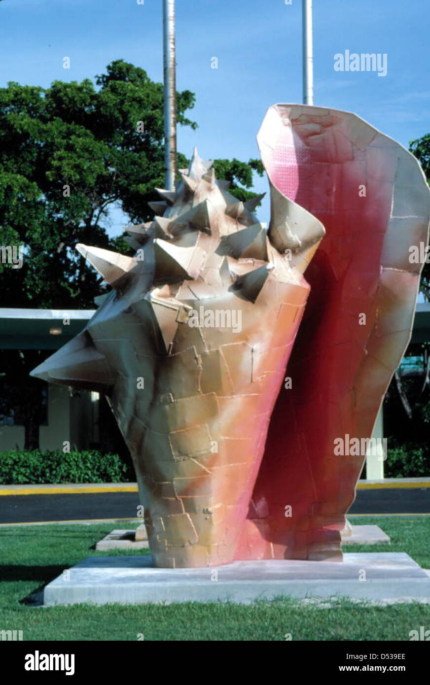 Conch sculptures hi-res stock photography and images - Alamy