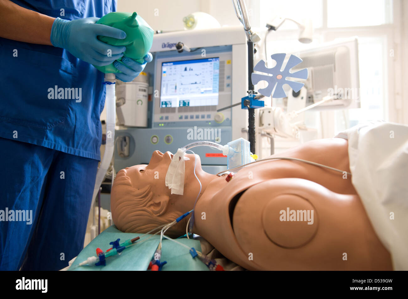 Medical simulation student hi-res stock photography and images - Alamy
