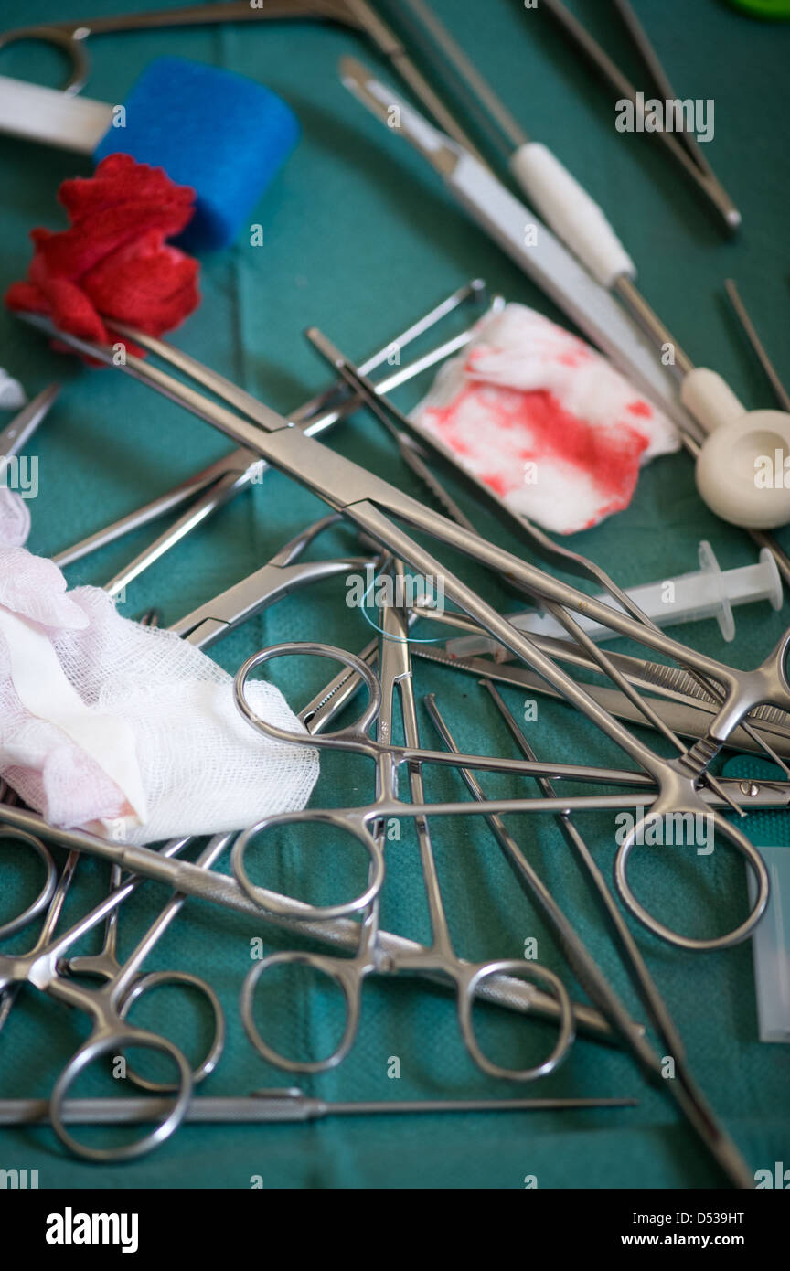 Various surgical instruments hi-res stock photography and images - Alamy