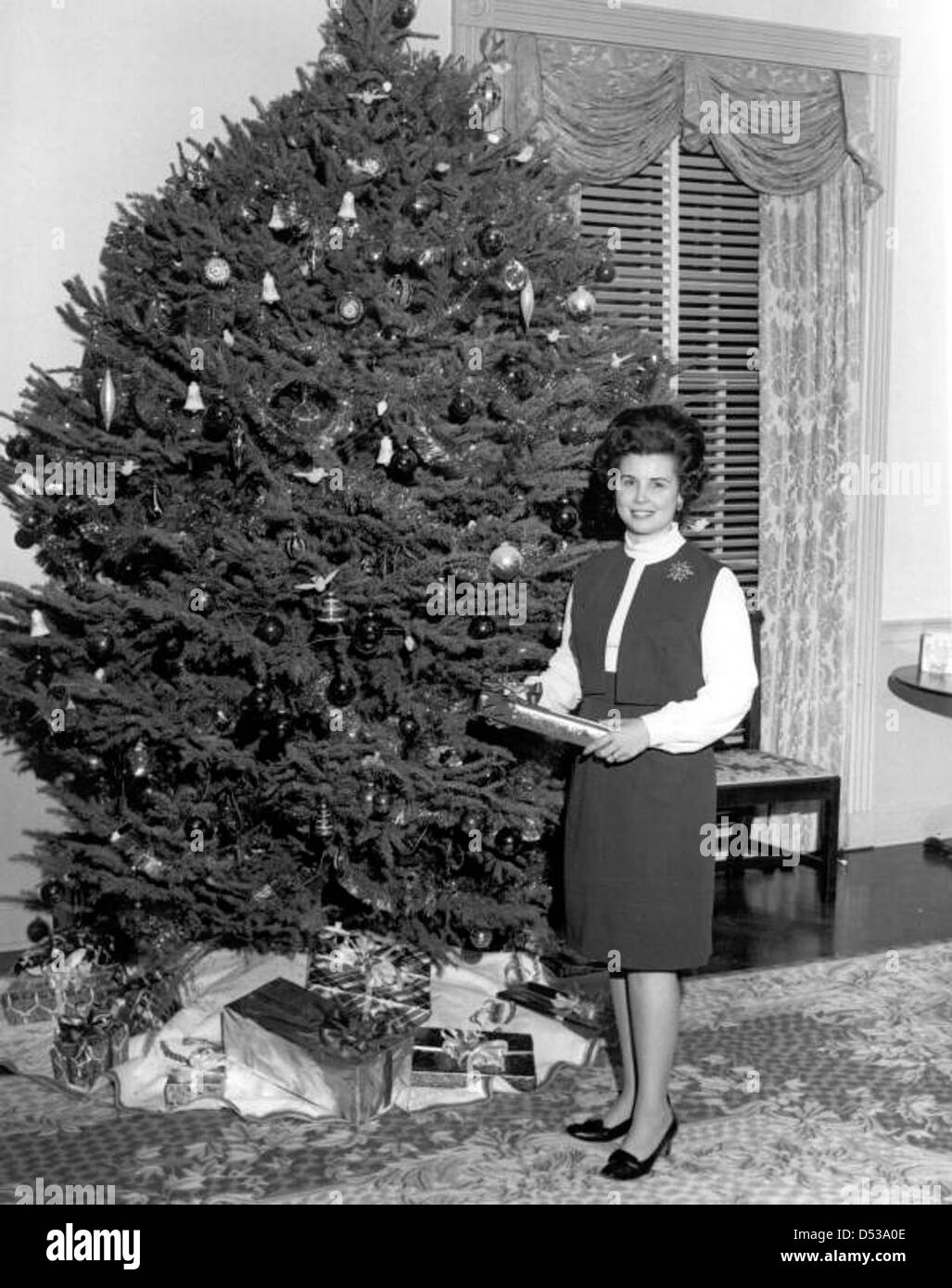 First Lady of Florida Donna Lou Harper Askew at the Governor's Mansion ...