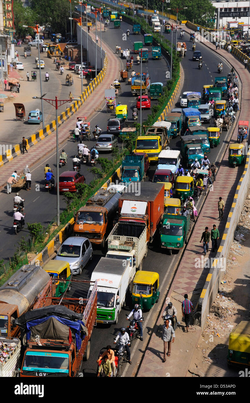 Traffic jam in New Delhi Stock Photo - Alamy