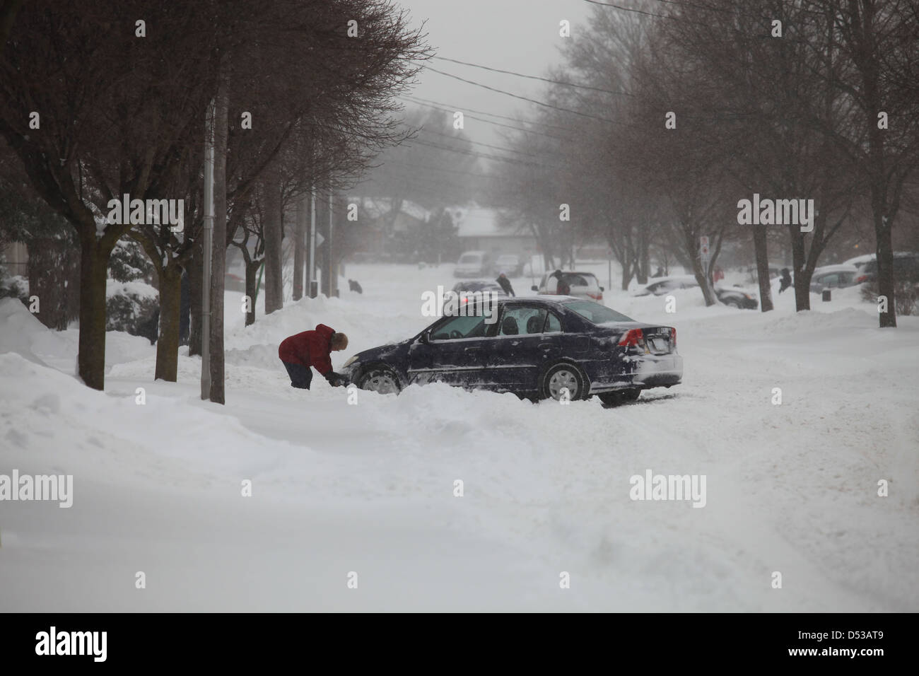 Stranded car in snowstorm hi-res stock photography and images - Alamy