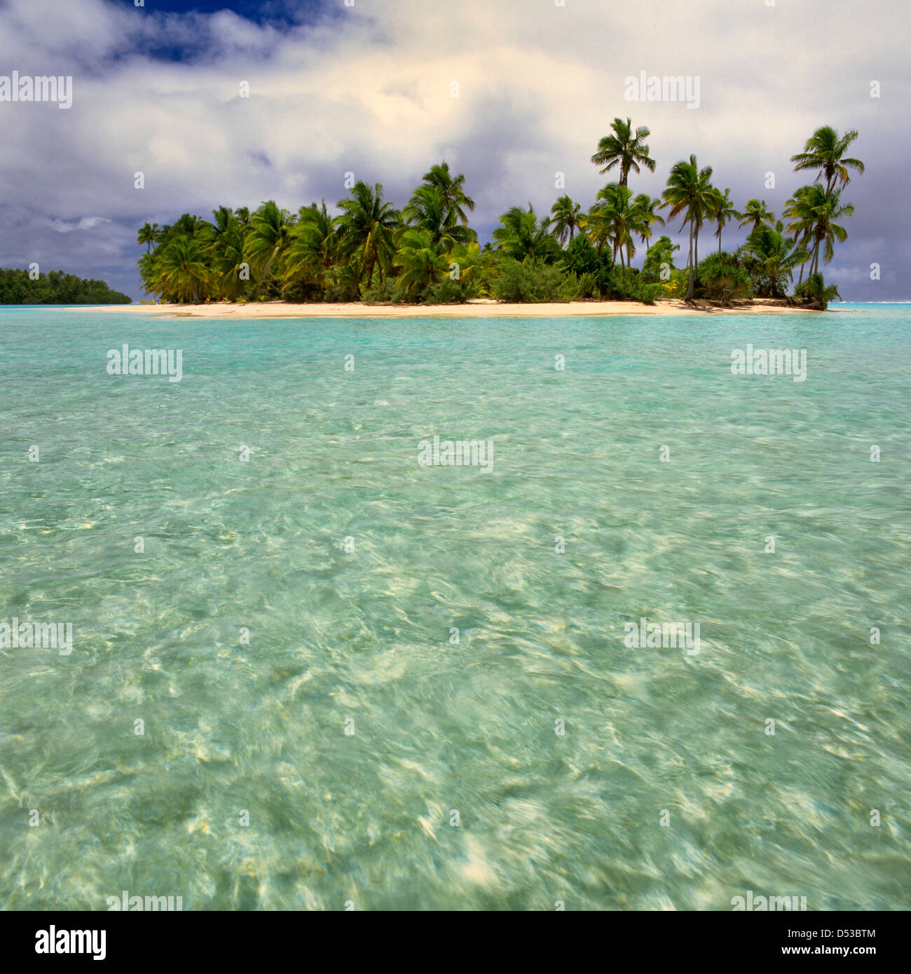 Motu beach, aitutaki, cook islands hi-res stock photography and images ...