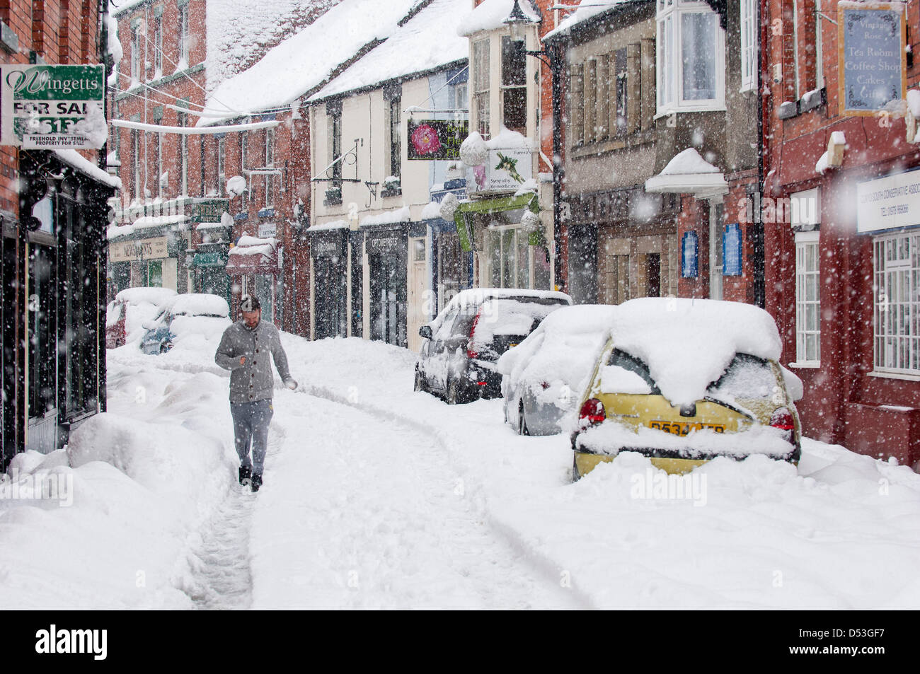 Llangollen, UK. 23rd March 2013. Snow has been falling all night and ...