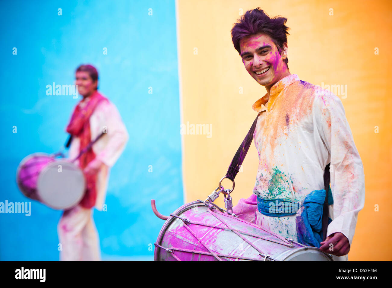 Dhol hi-res stock photography and images - Alamy