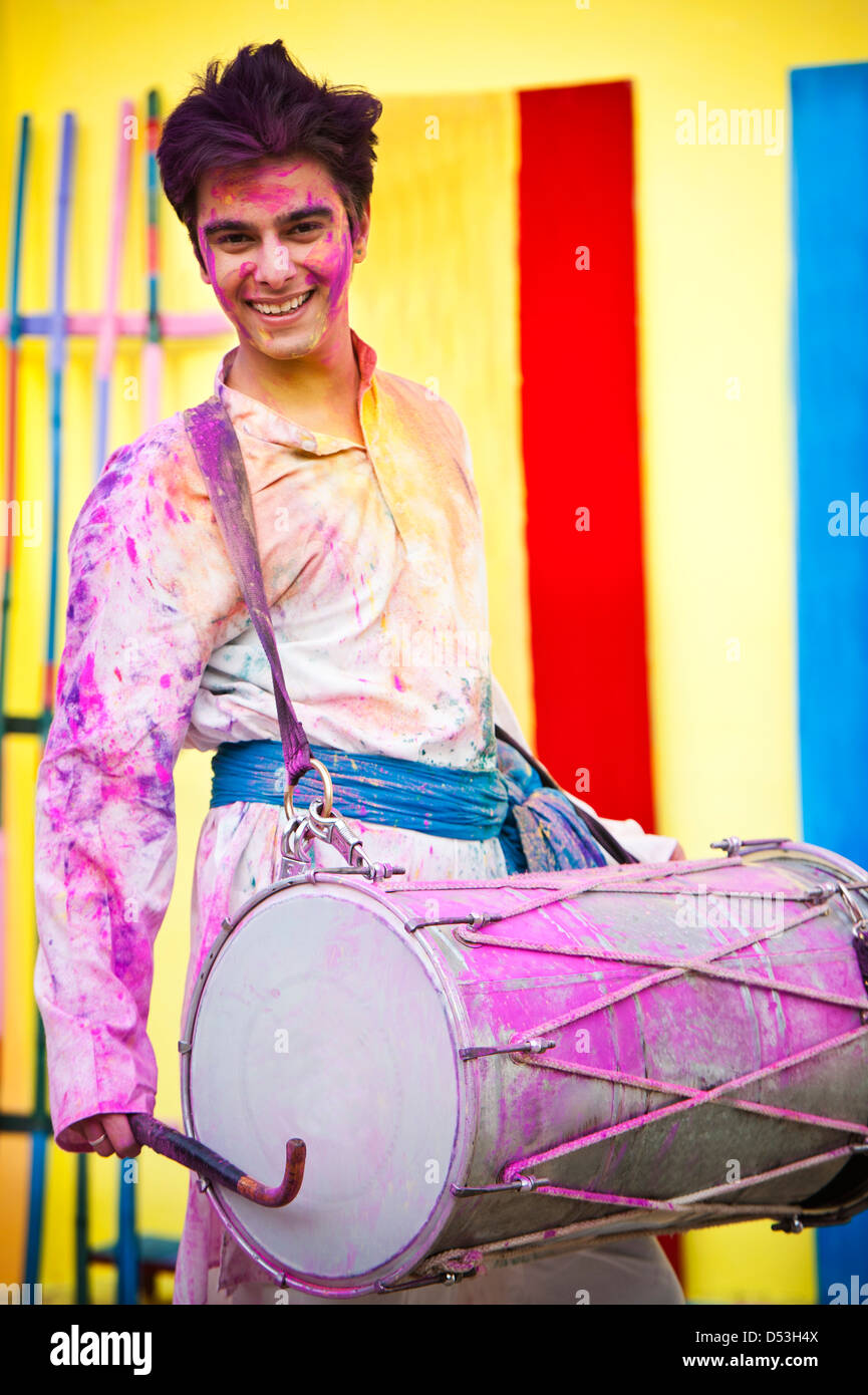 Dhol hi-res stock photography and images - Alamy