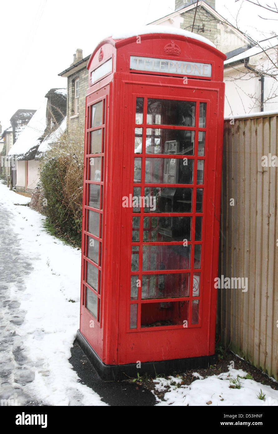 Out of order phone box uk hi-res stock photography and images - Alamy