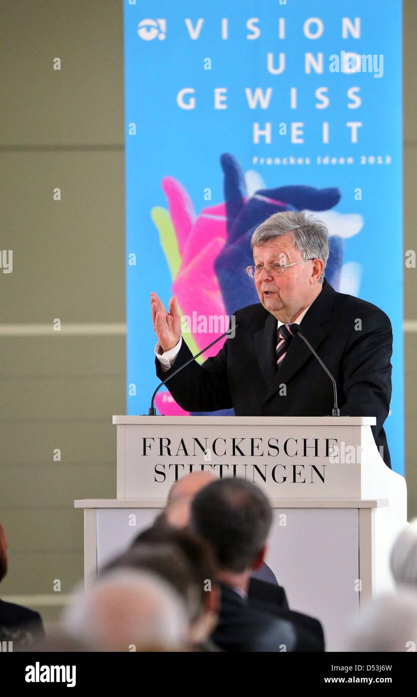 Cchairman of the board of trustees of the Francke Foundations, Helmut ...