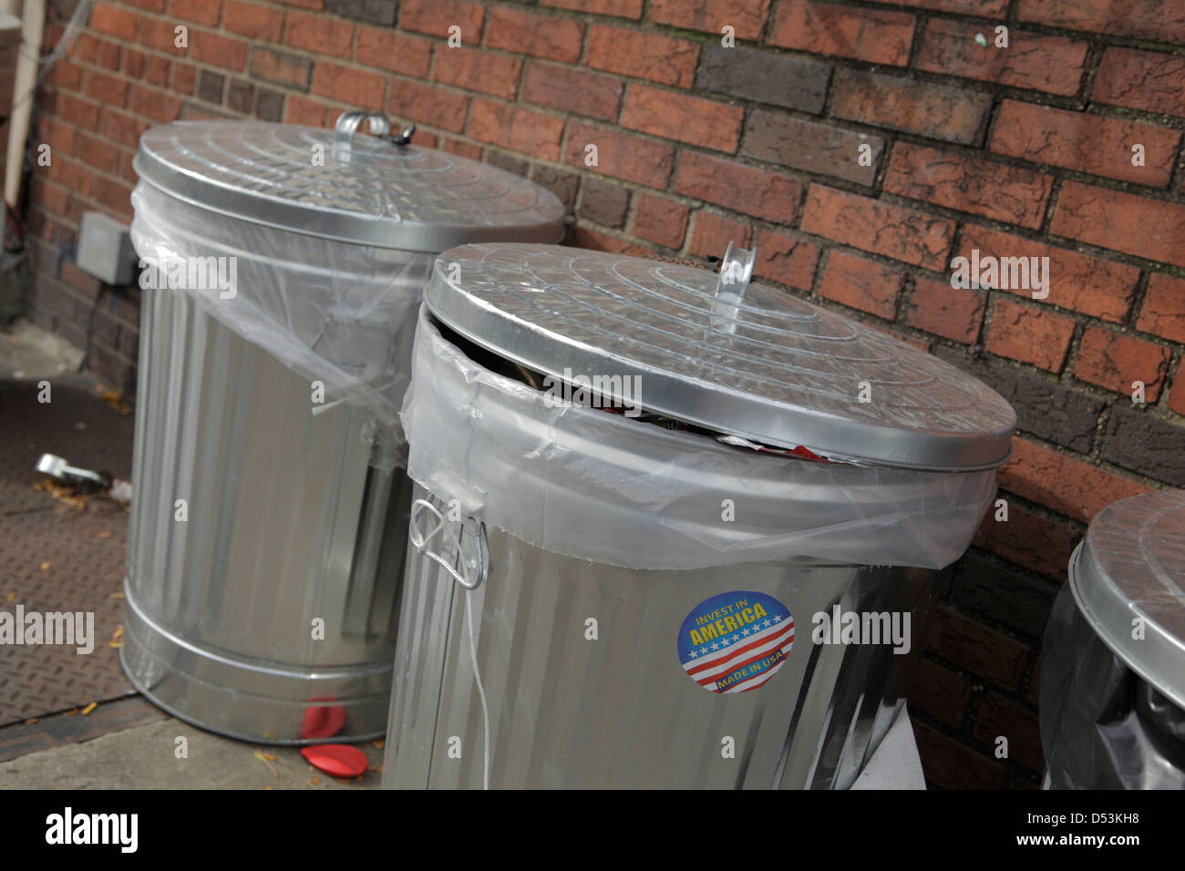 Curbside recycling bin High Resolution Stock Photography and Images - Alamy
