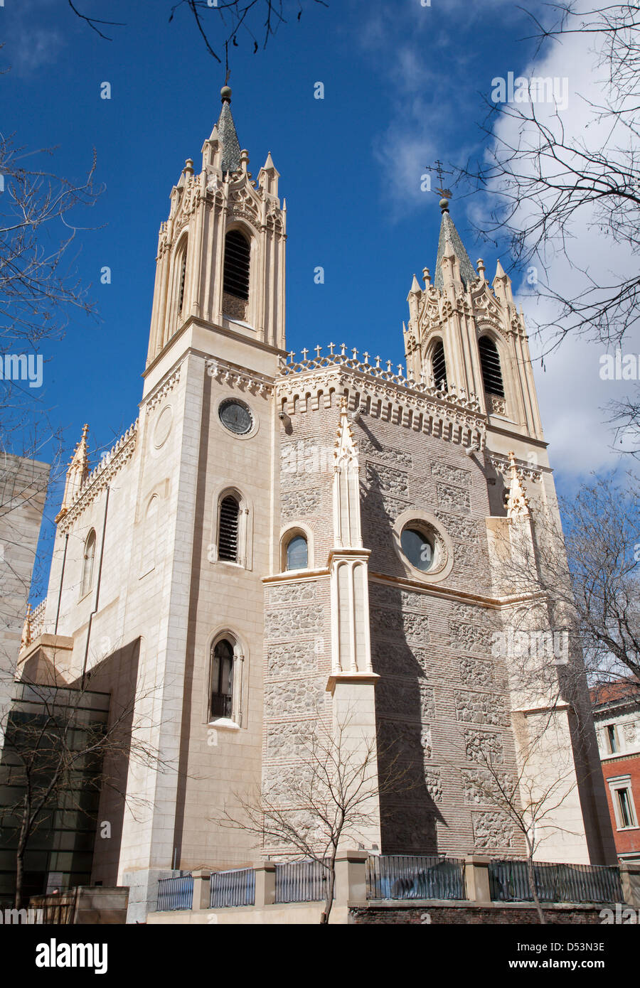 Gothic church facade hi-res stock photography and images - Alamy
