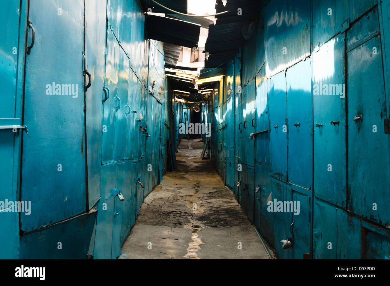 Lock up units hi-res stock photography and images - Alamy