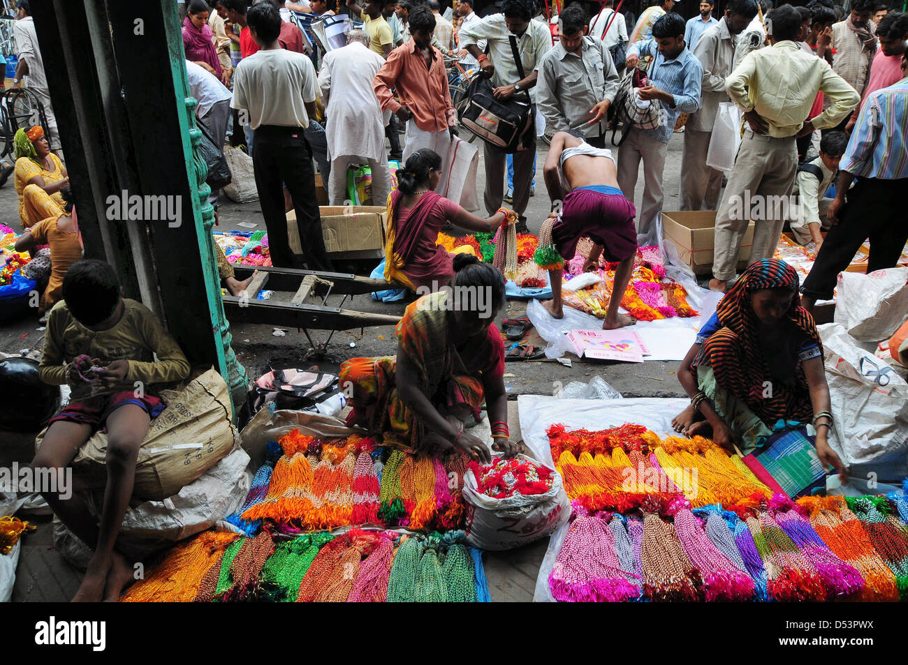 India market crowd hi-res stock photography and images - Alamy