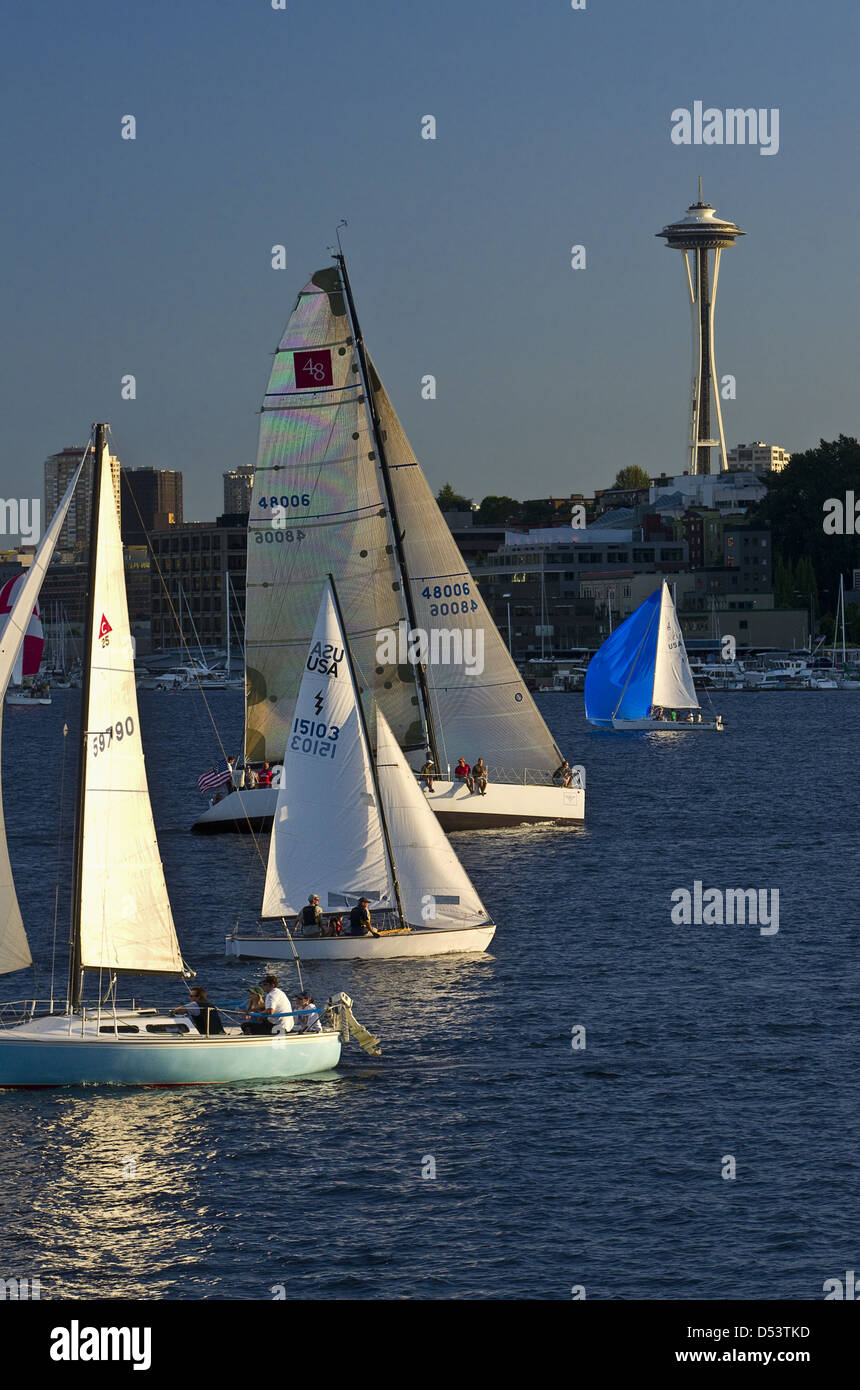 Sailboats on Lake Union below the Space Needle Stock Photo - Alamy