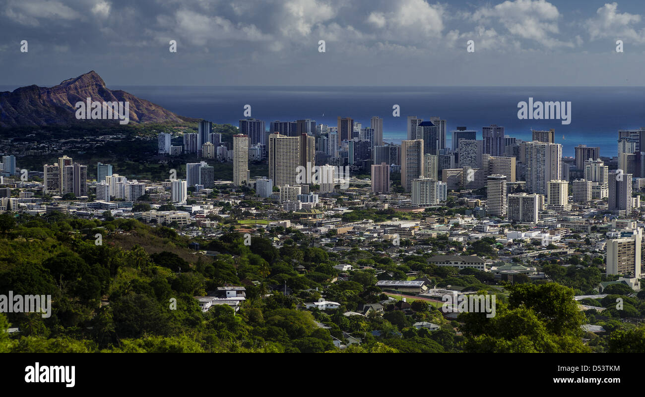 Diamond Head and Waikiki viewed from Tantalus Drive Stock Photo - Alamy