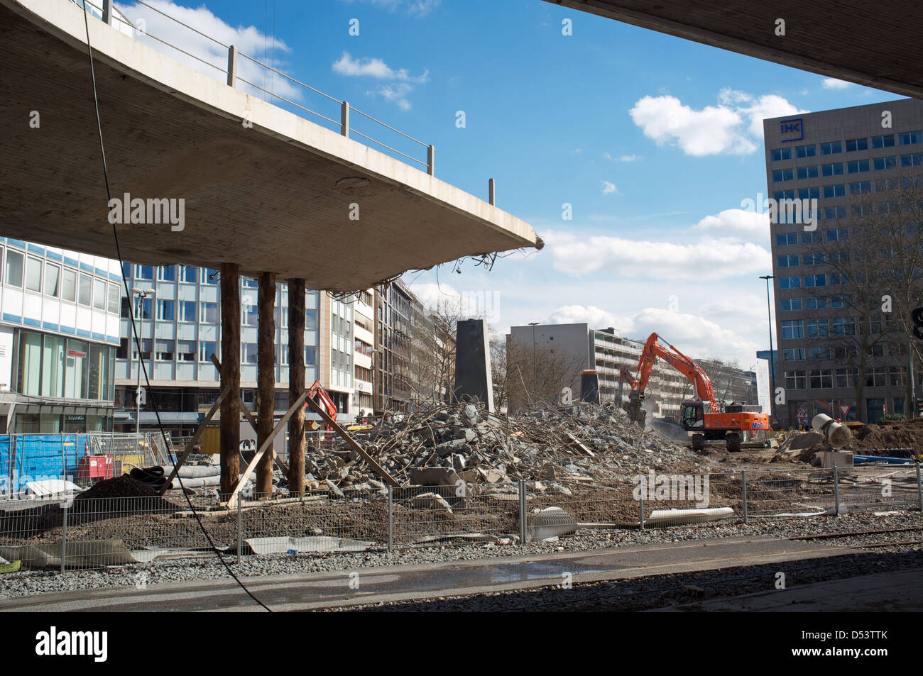 Elevated motorway hi-res stock photography and images - Alamy
