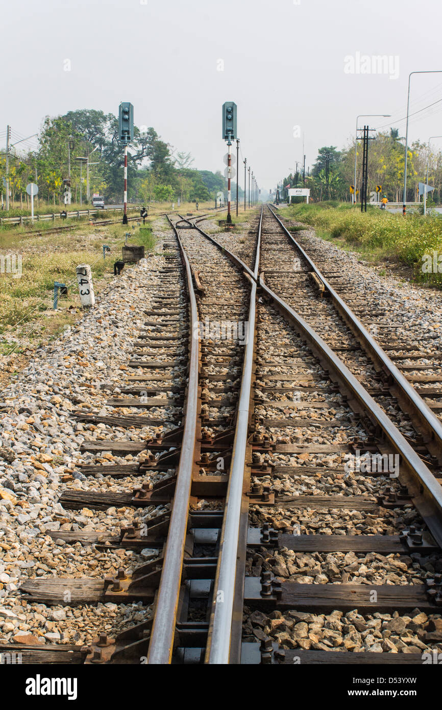 Crossover railroad track hi-res stock photography and images - Alamy