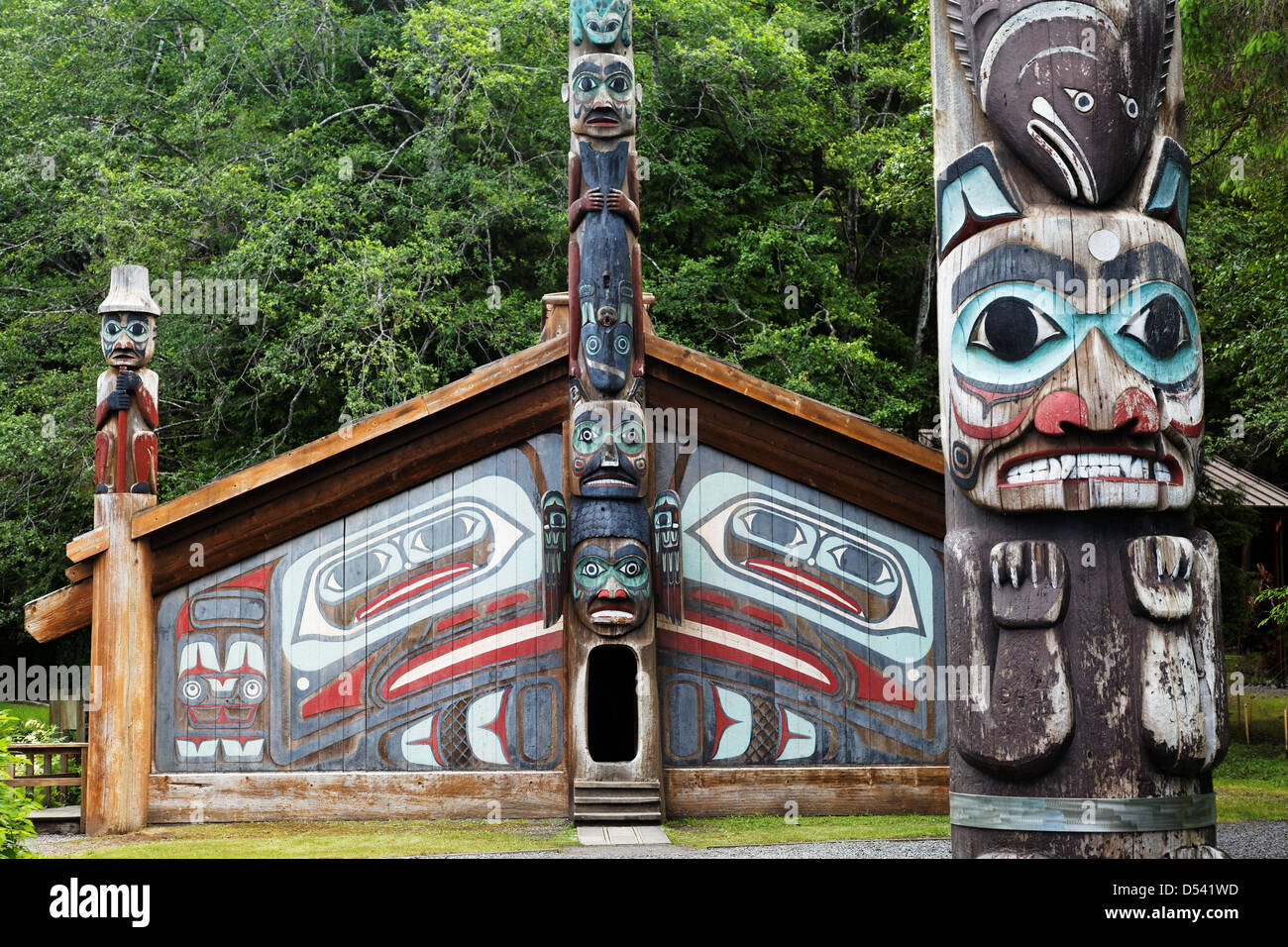 Tlingit clan house hi-res stock photography and images - Alamy