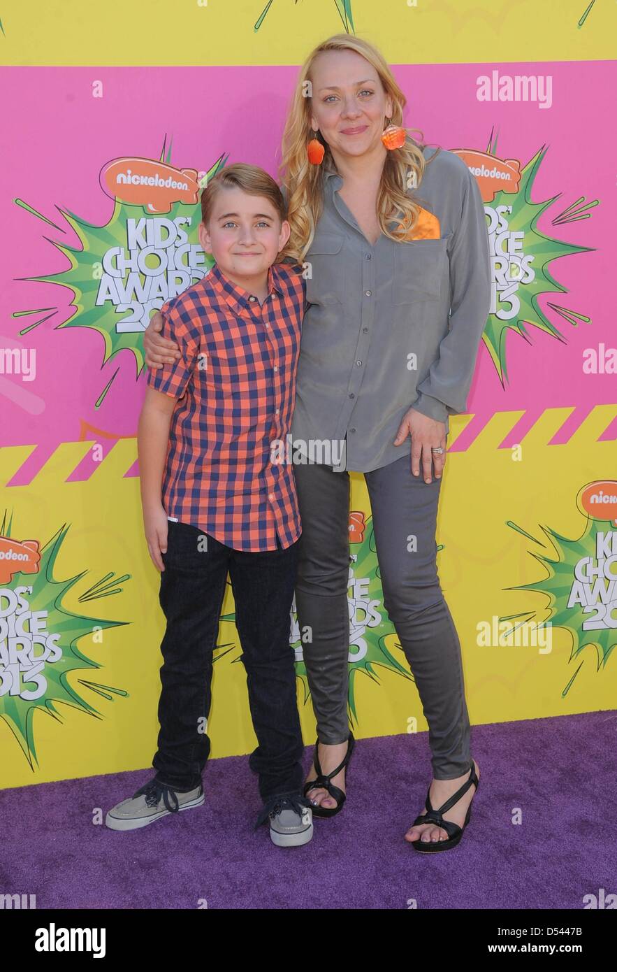 Actors Buddy Handleson and Nicole Sullivan arrive at Nickelodeon's 26th ...