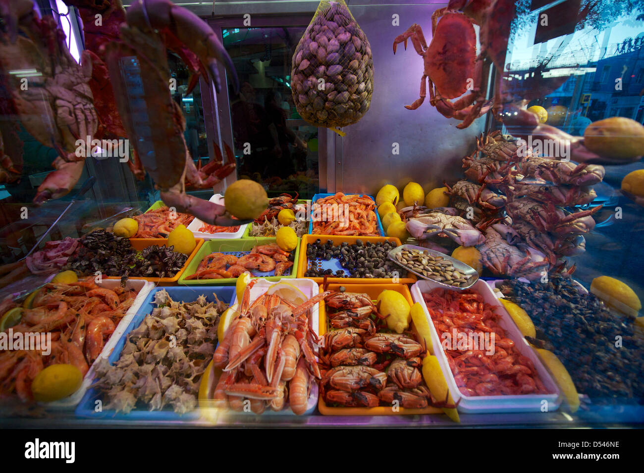 Seafood display hi-res stock photography and images - Alamy