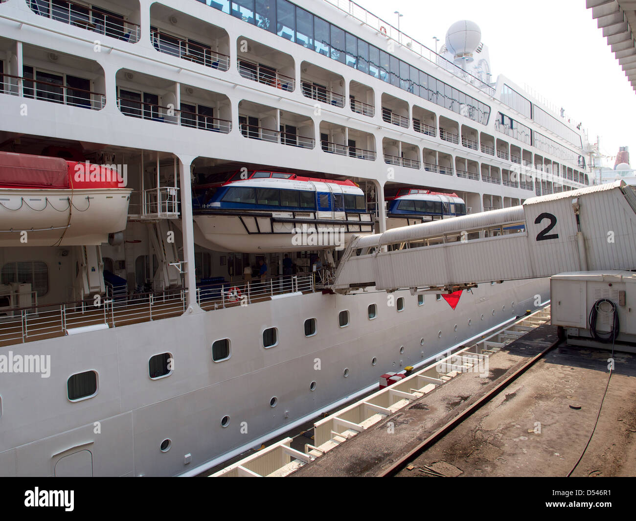 Star Cruise ship docked at Ocean Terminal in Tsim Sha Tsui, Hong Kong ...