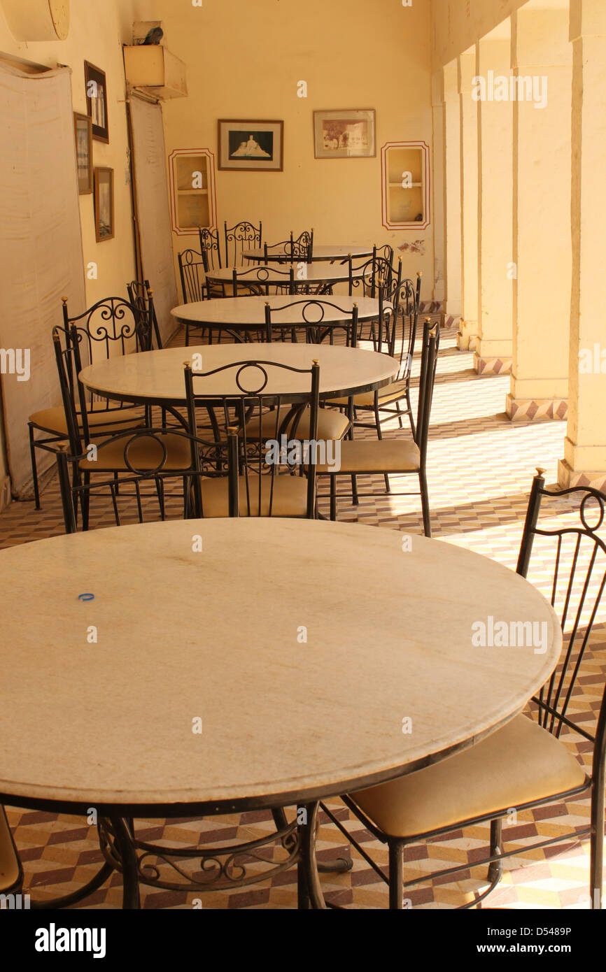 Food court india hi-res stock photography and images - Alamy