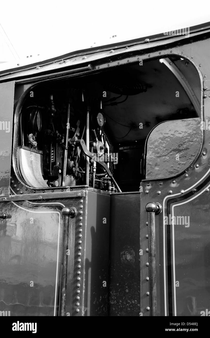 4277 hercules steam locomotive paignton hi-res stock photography and ...
