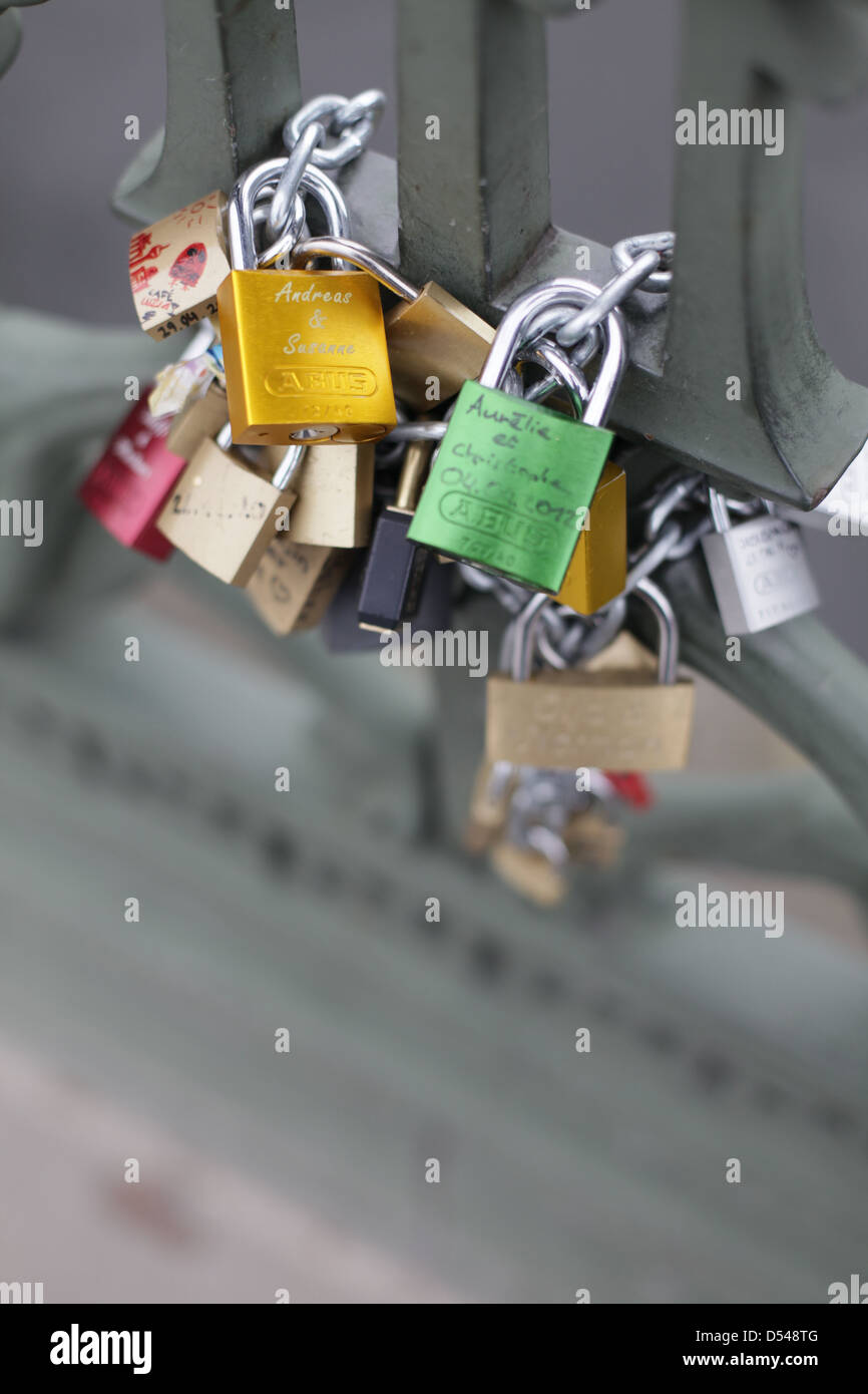 Locks chained to gate of bridge, Berlin, Germany Stock Photo - Alamy