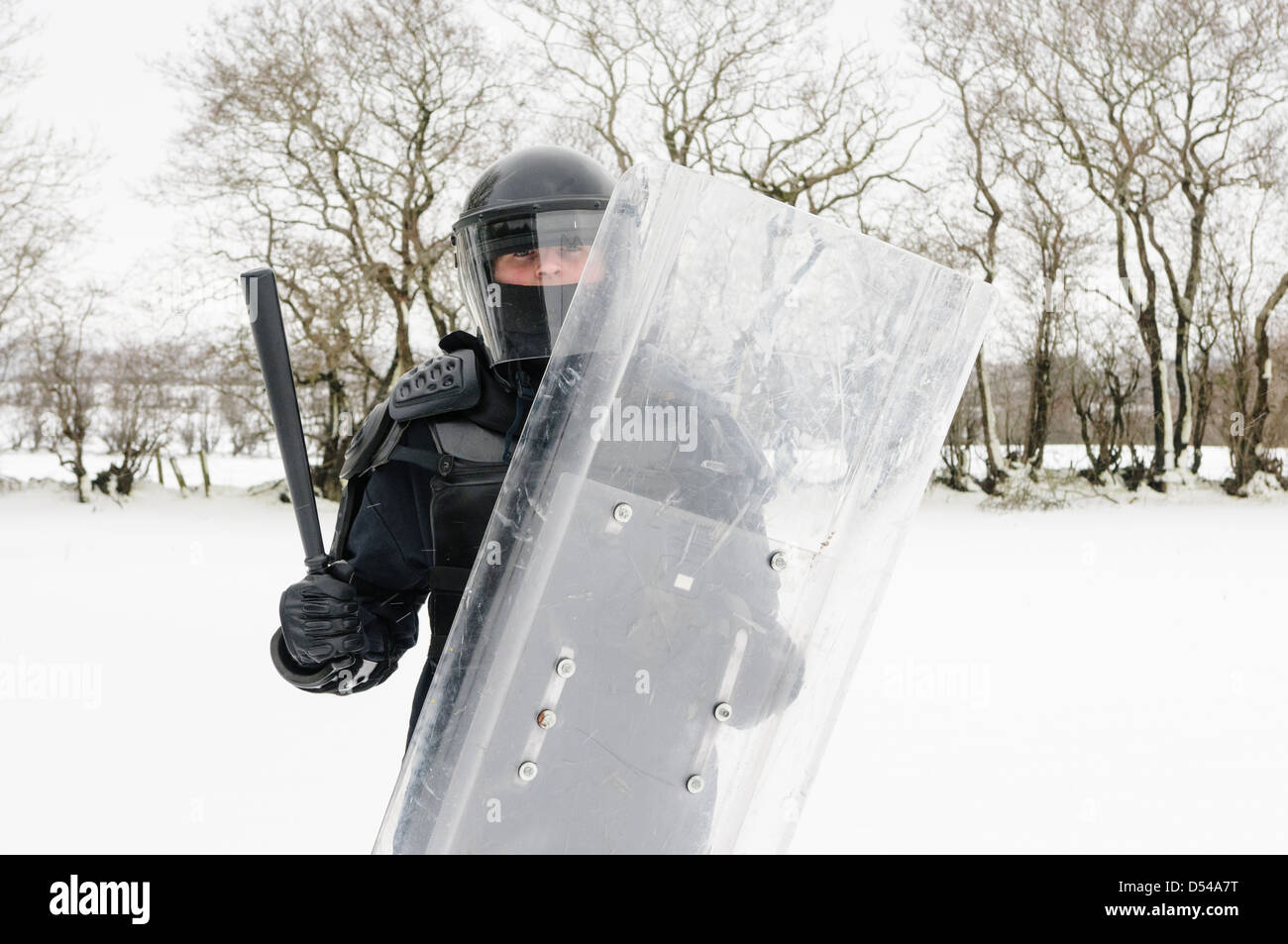 Tactical police officer hi-res stock photography and images - Alamy