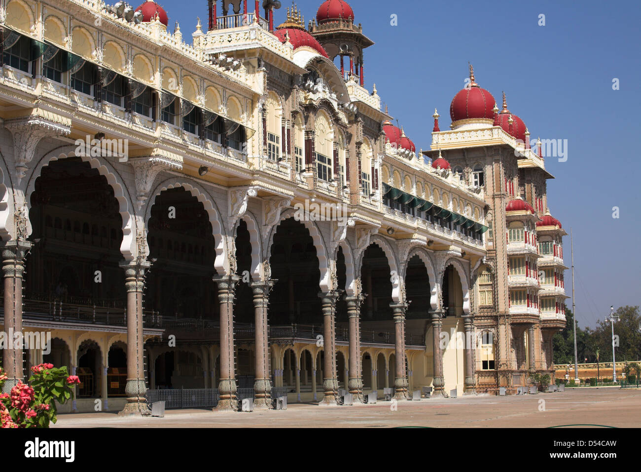 Amba vilas mysore palace hi-res stock photography and images - Alamy