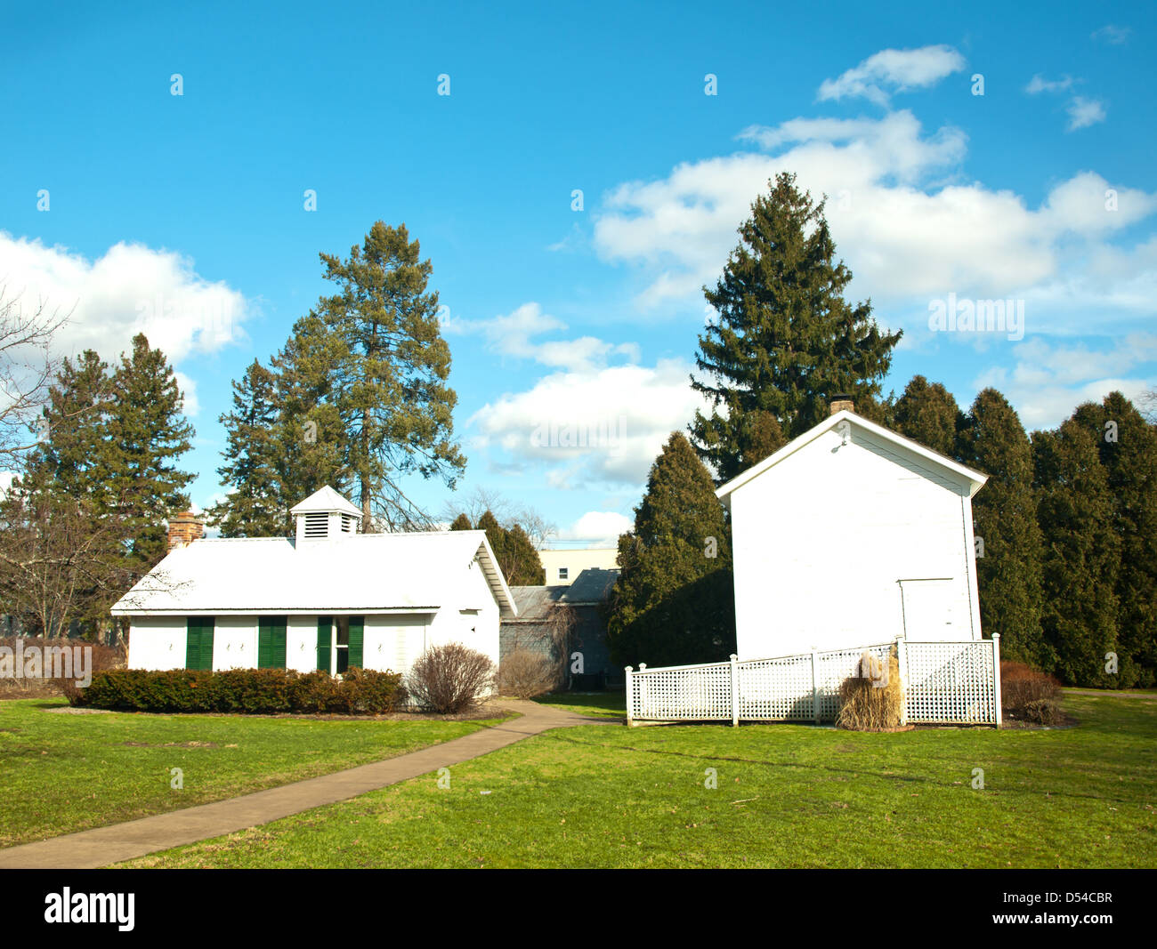 Simple white buildings hi-res stock photography and images - Alamy