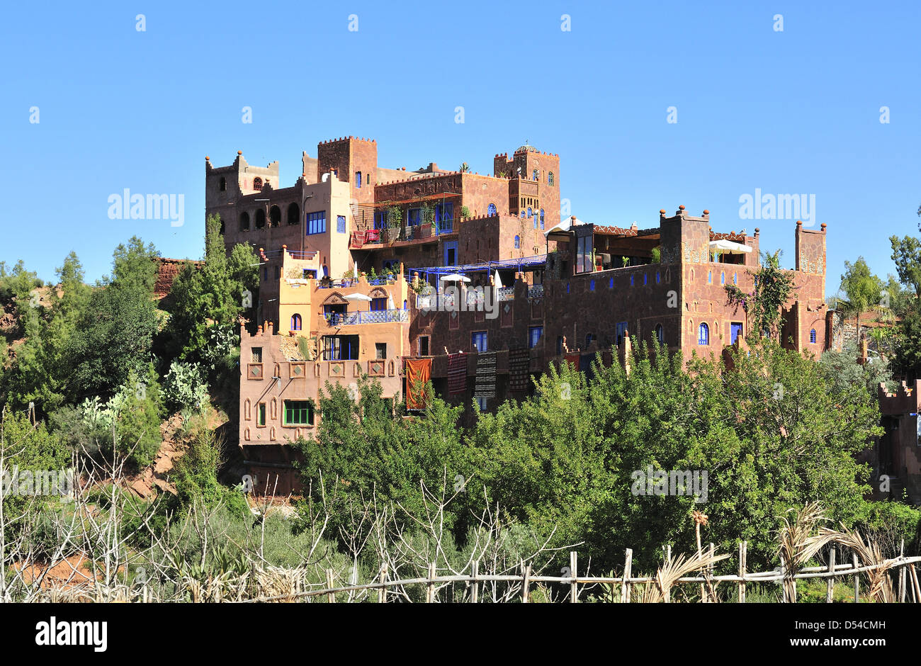 Houses and tower block hi-res stock photography and images - Alamy