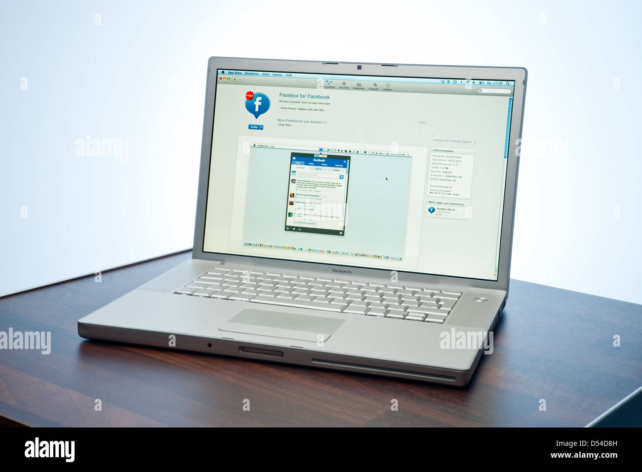 App store download hi-res stock photography and images - Alamy