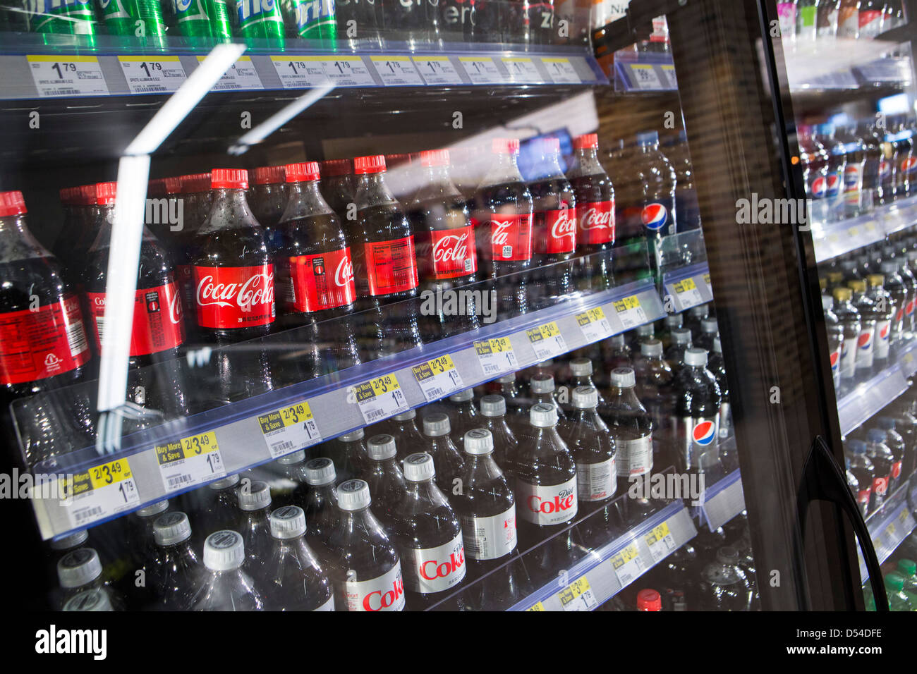 Store display coca cola hi-res stock photography and images - Alamy