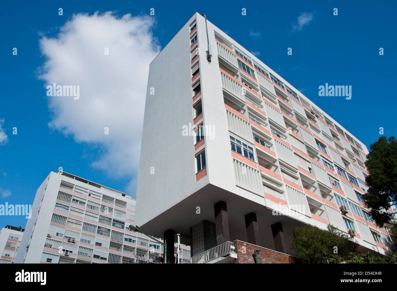 Modernist apartment blocks hi-res stock photography and images - Alamy