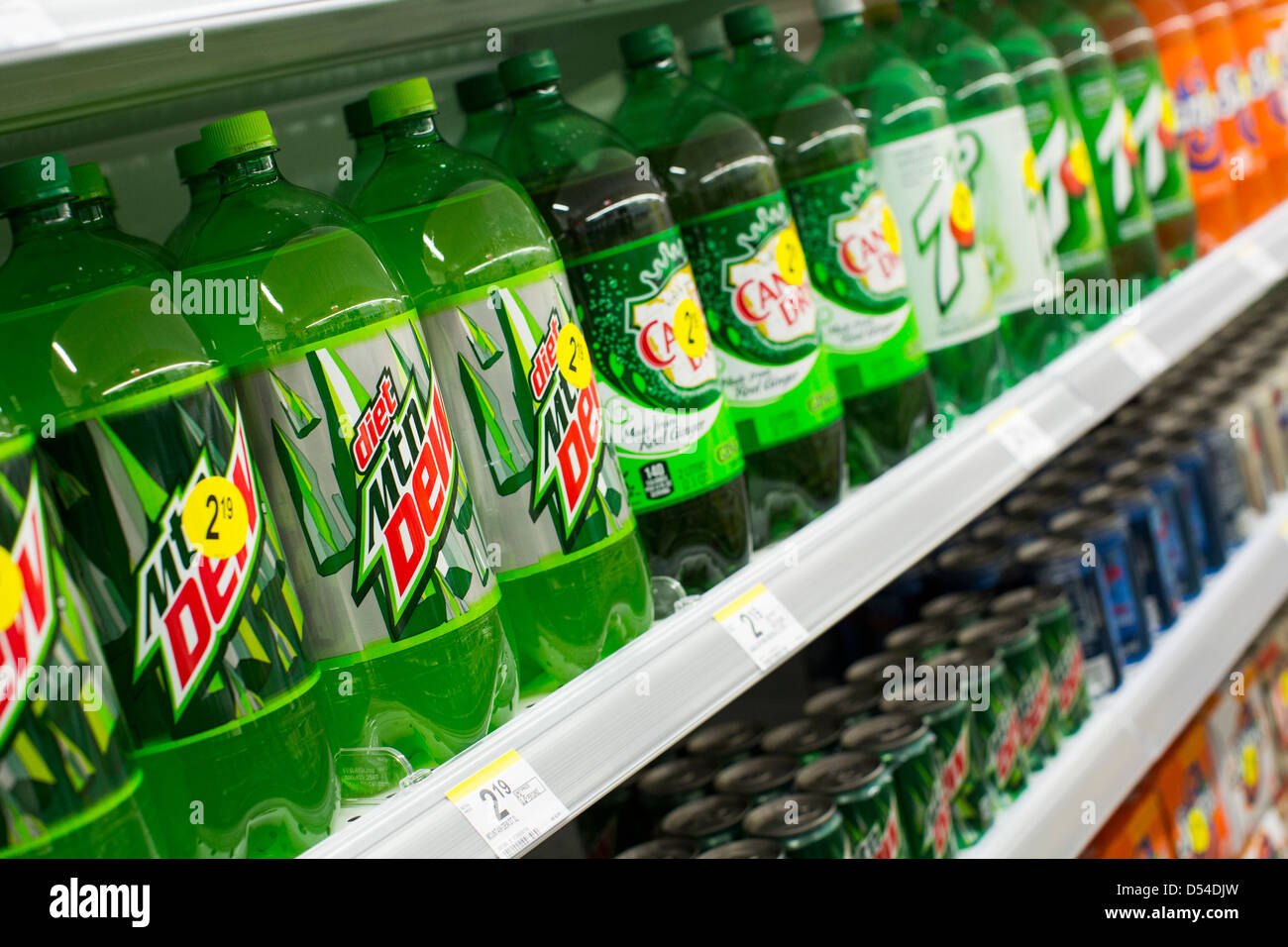 Mountain dew products on display hi-res stock photography and images ...