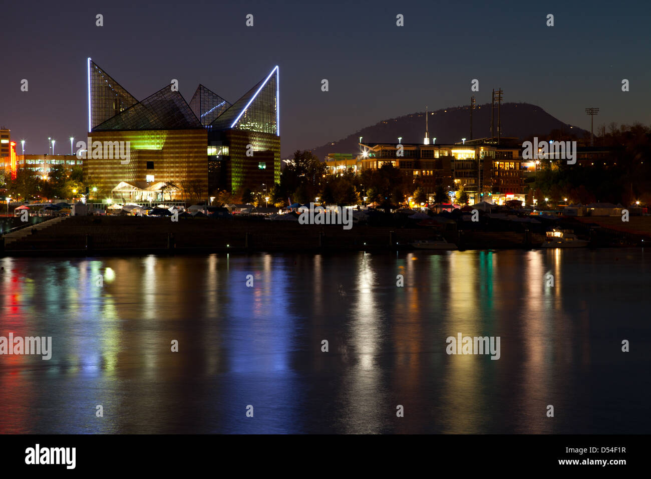 View of Chattanooga, Tennessee skyline at night Stock Photo - Alamy