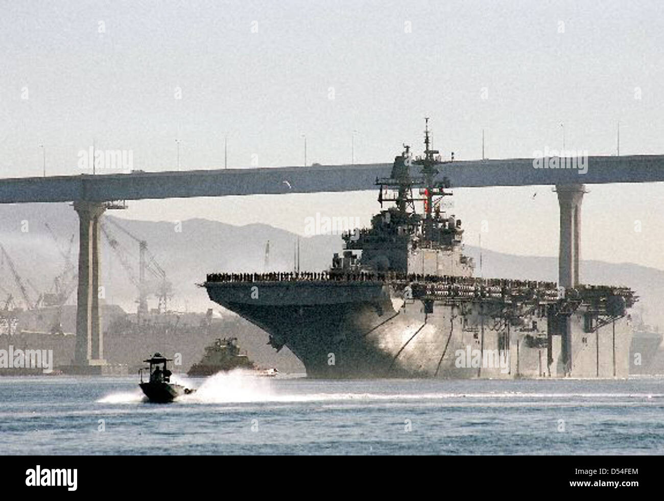 Uss bon homme richard hi-res stock photography and images - Alamy