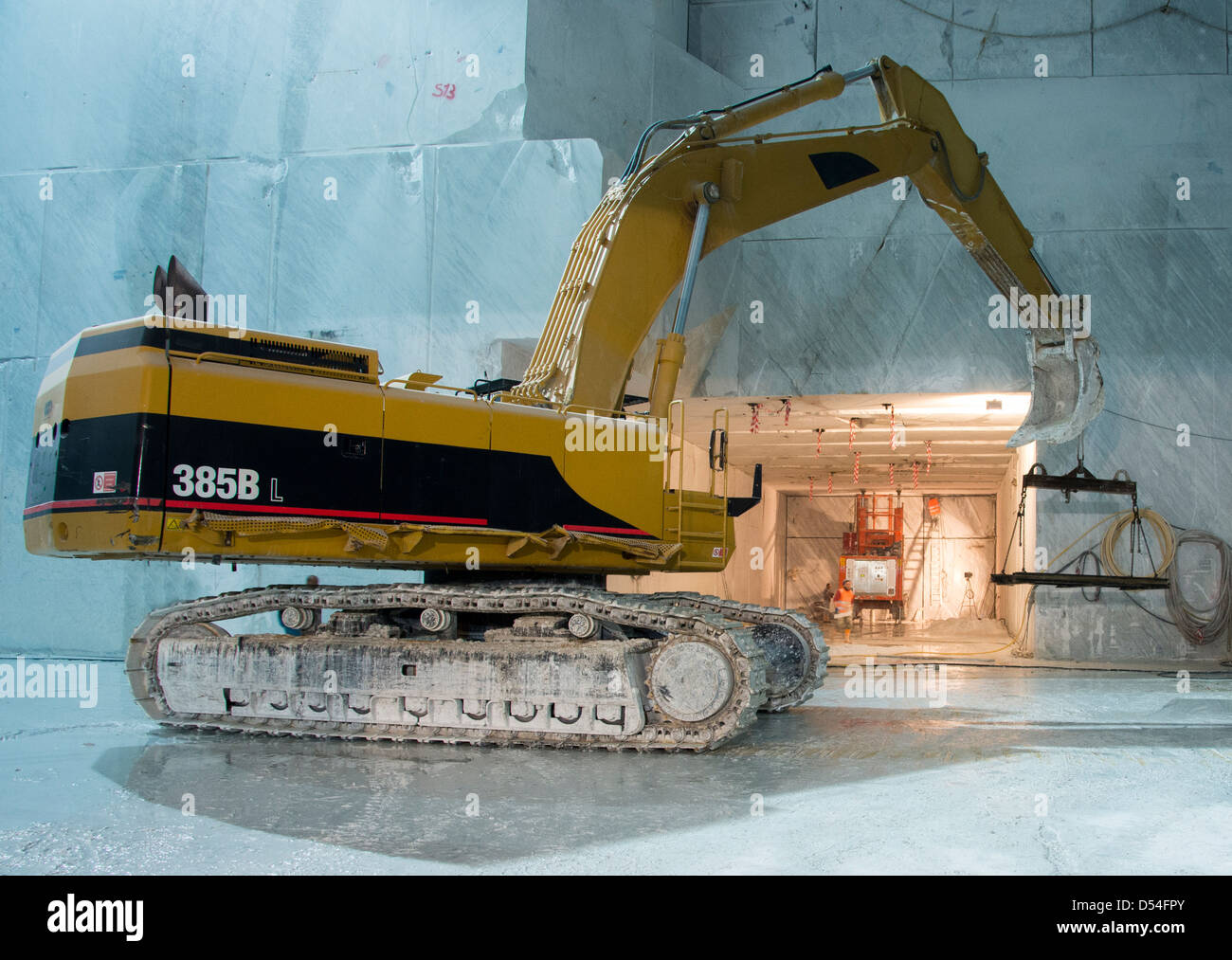 Cava marble stone granite work challenge hi-res stock photography and ...