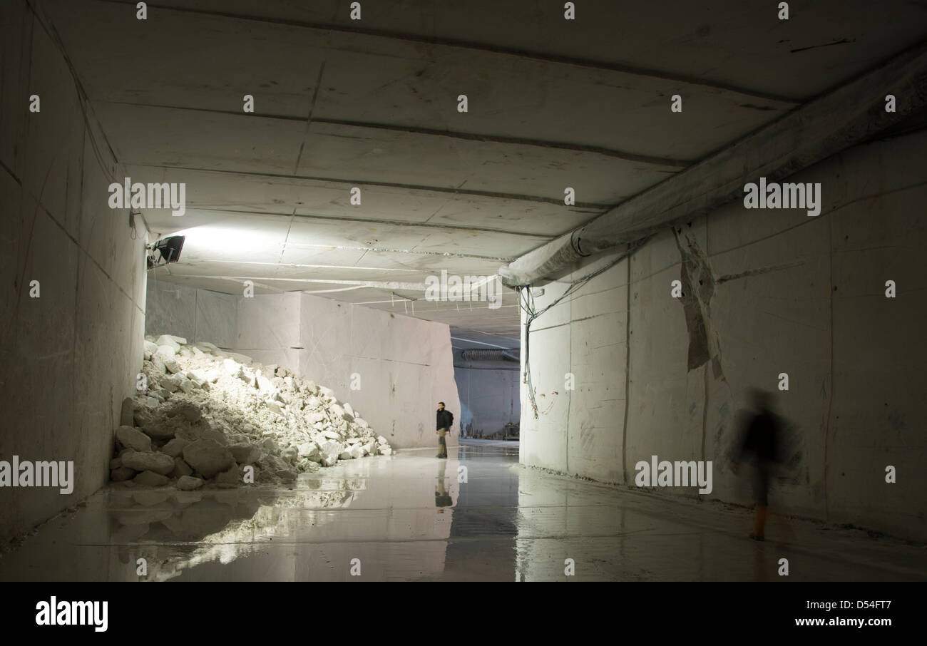 Cava marble stone granite work challenge hi-res stock photography and ...