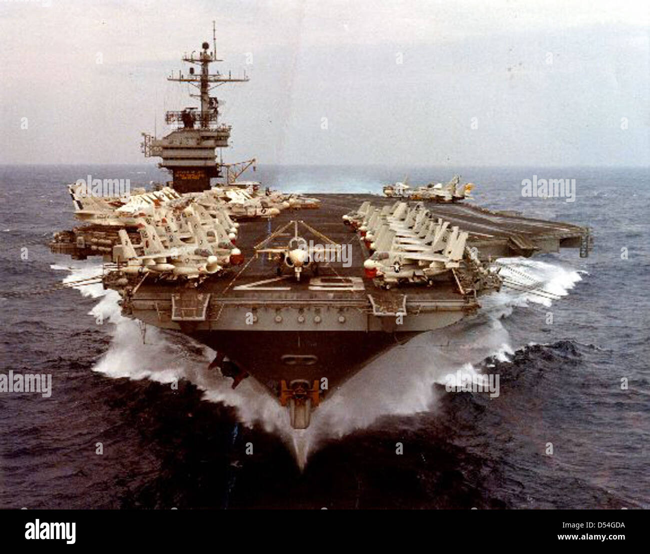 Uss john f kennedy cv 67 hi-res stock photography and images - Alamy